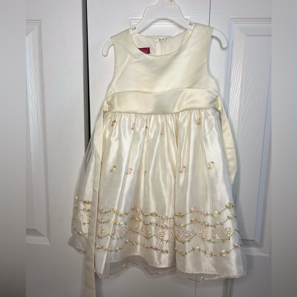 Princess Faith | Dresses | Princess Faith Cream Floral Accent Dress ...